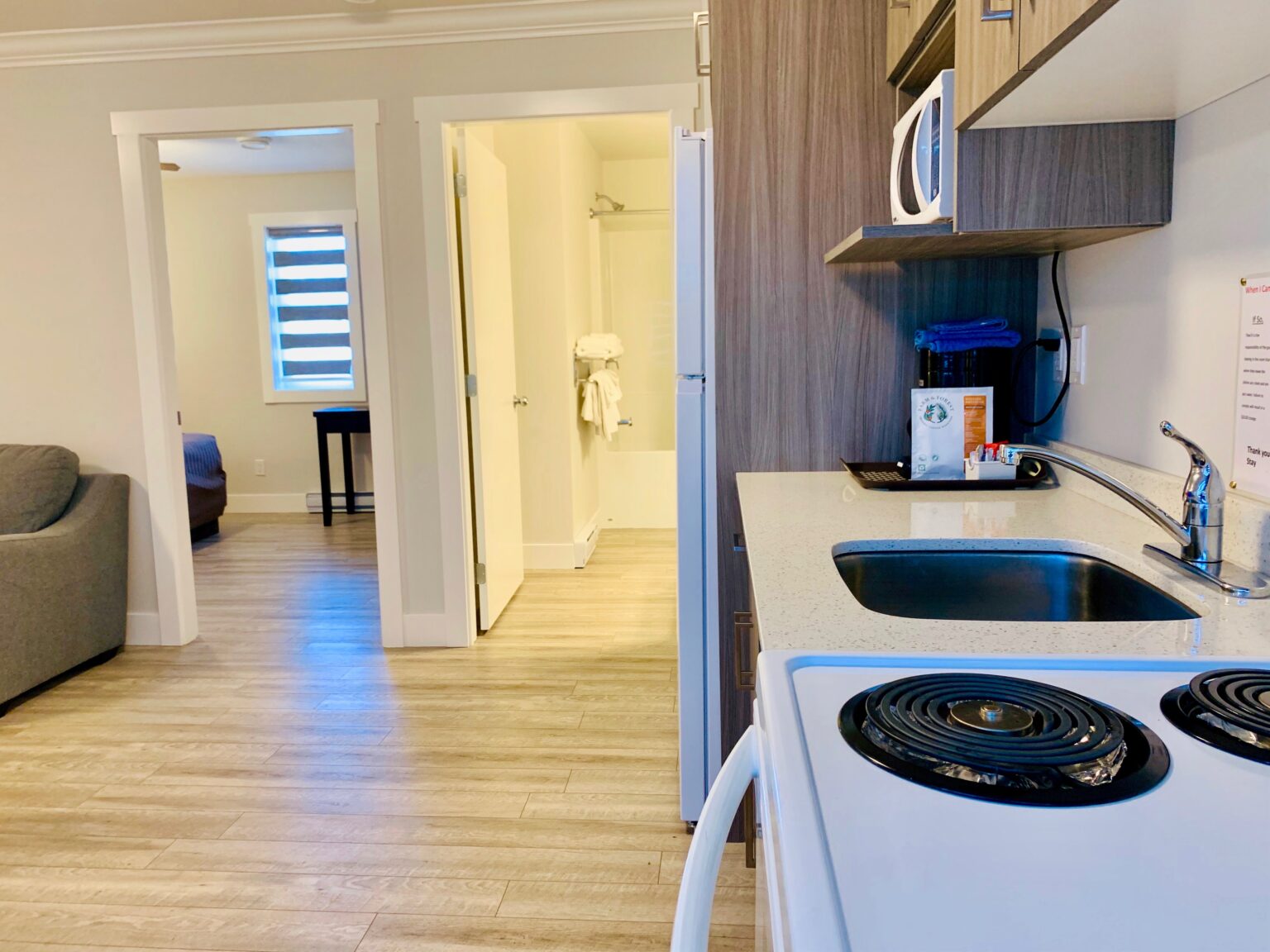 Rooms & Amenities – The Traveler's Motel