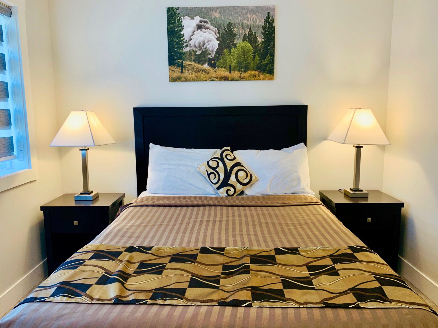 Rooms & Amenities – The Traveler's Motel